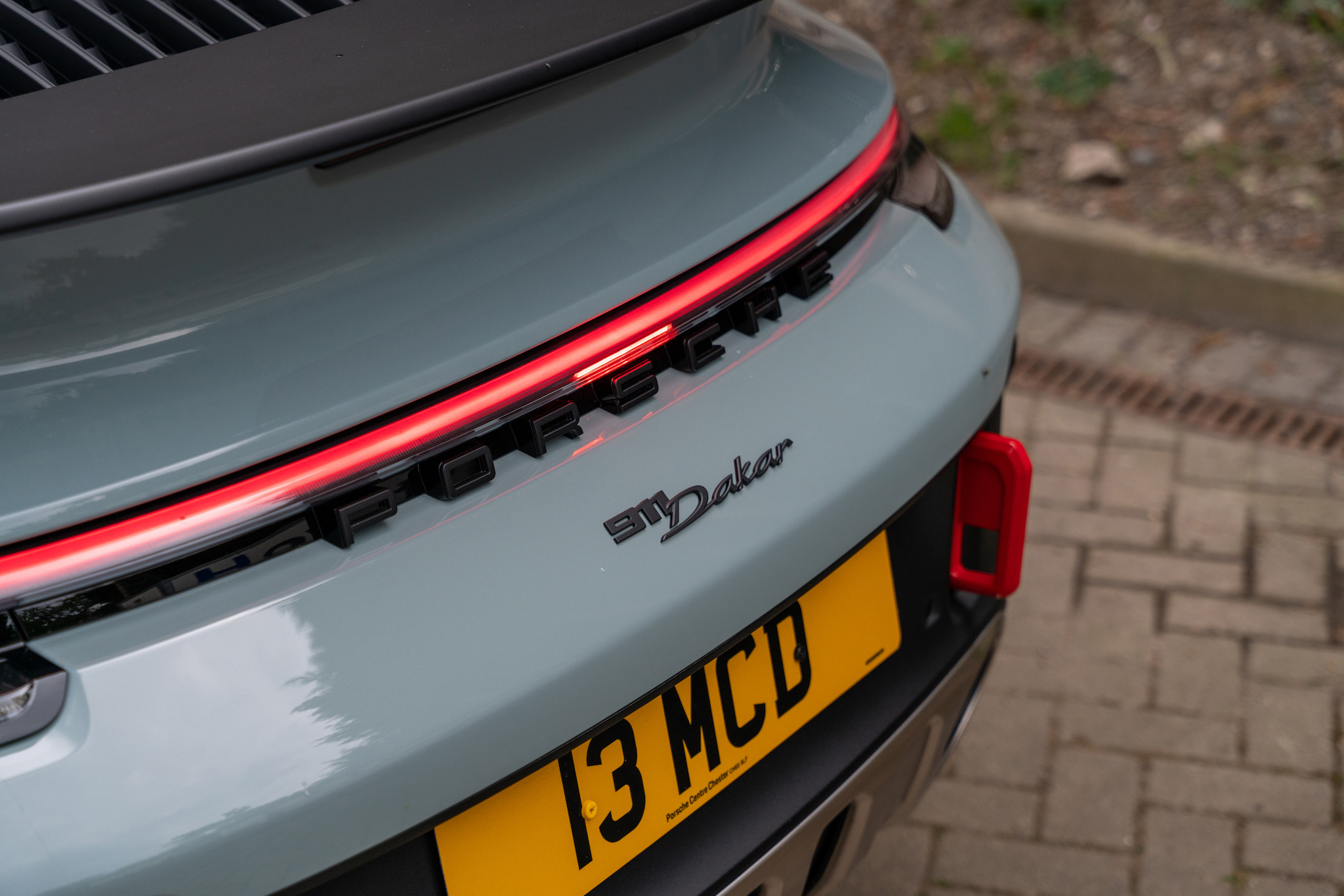 Shade Green Metallic - Porsche 911 Dakar (992) - carpaints.co