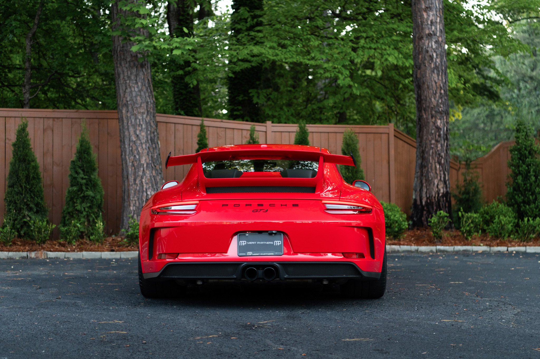 Guards Red - Porsche 911 GT3 (991.2) - carpaints.co