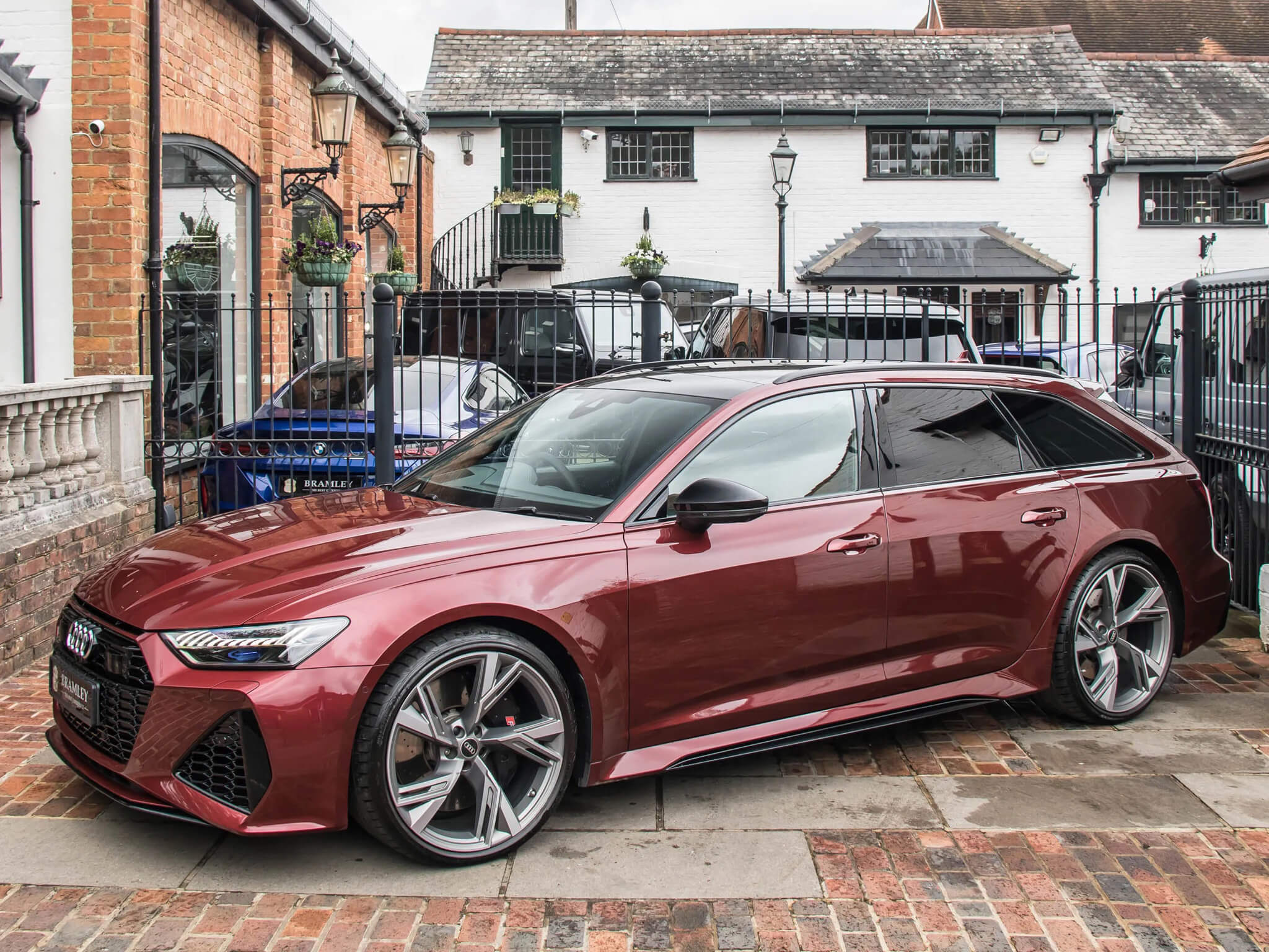 Rubino Red - Audi RS6 Avant (C8) - carpaints.co