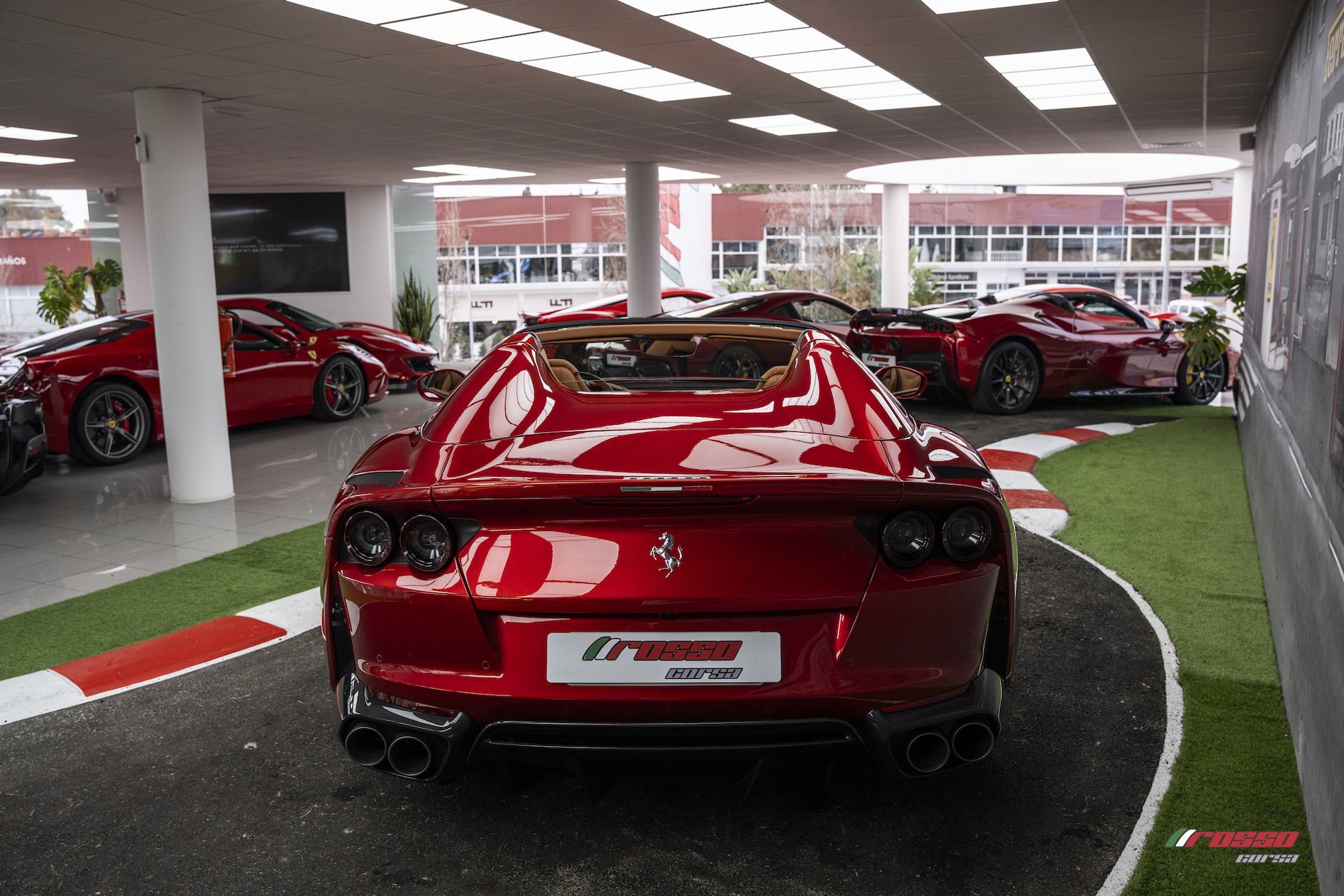 Rosso Magma - Ferrari 812 GTS - carpaints.co