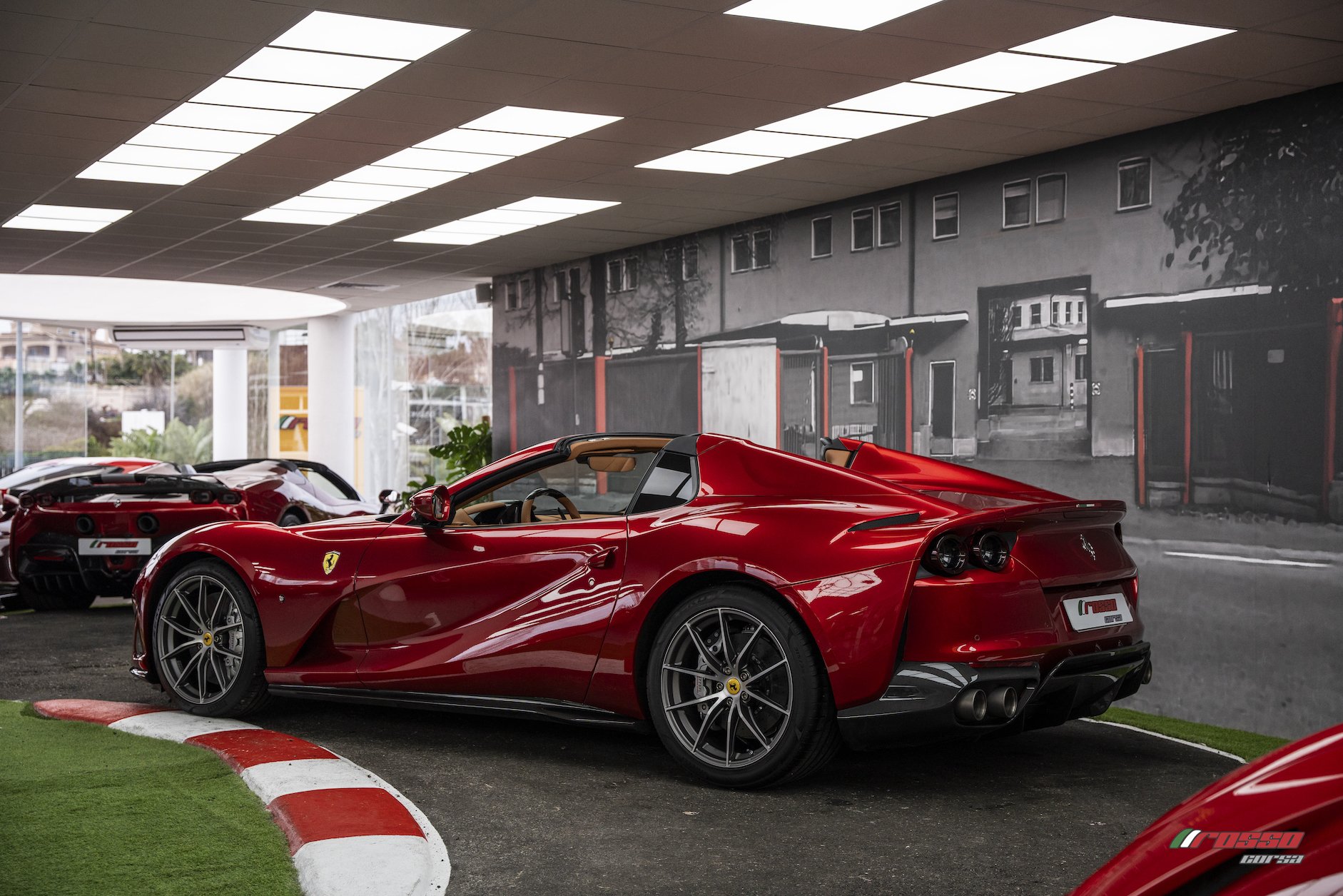 Rosso Magma - Ferrari 812 GTS - carpaints.co