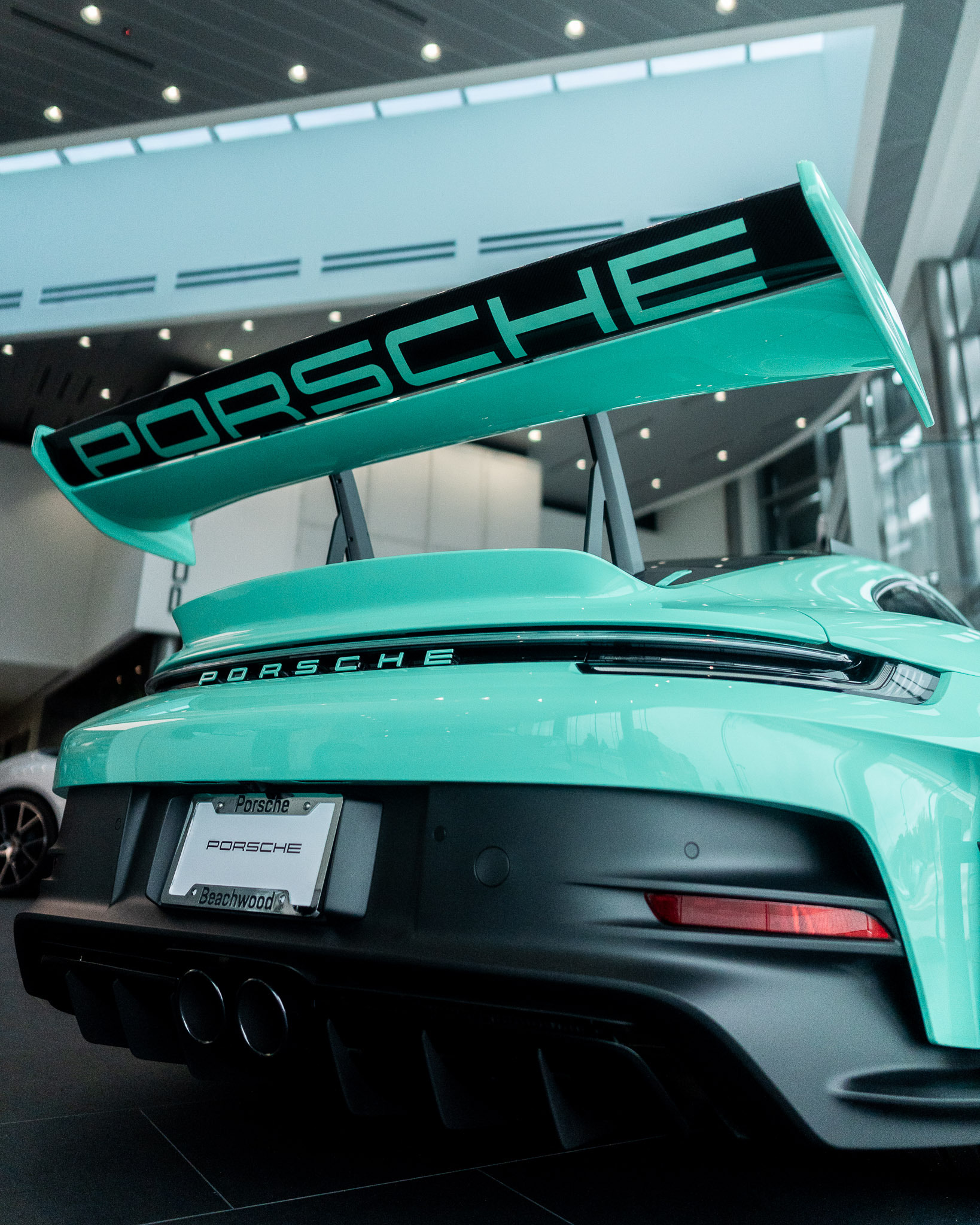 Mint Green - Porsche 911 GT3 RS (992) - carpaints.co