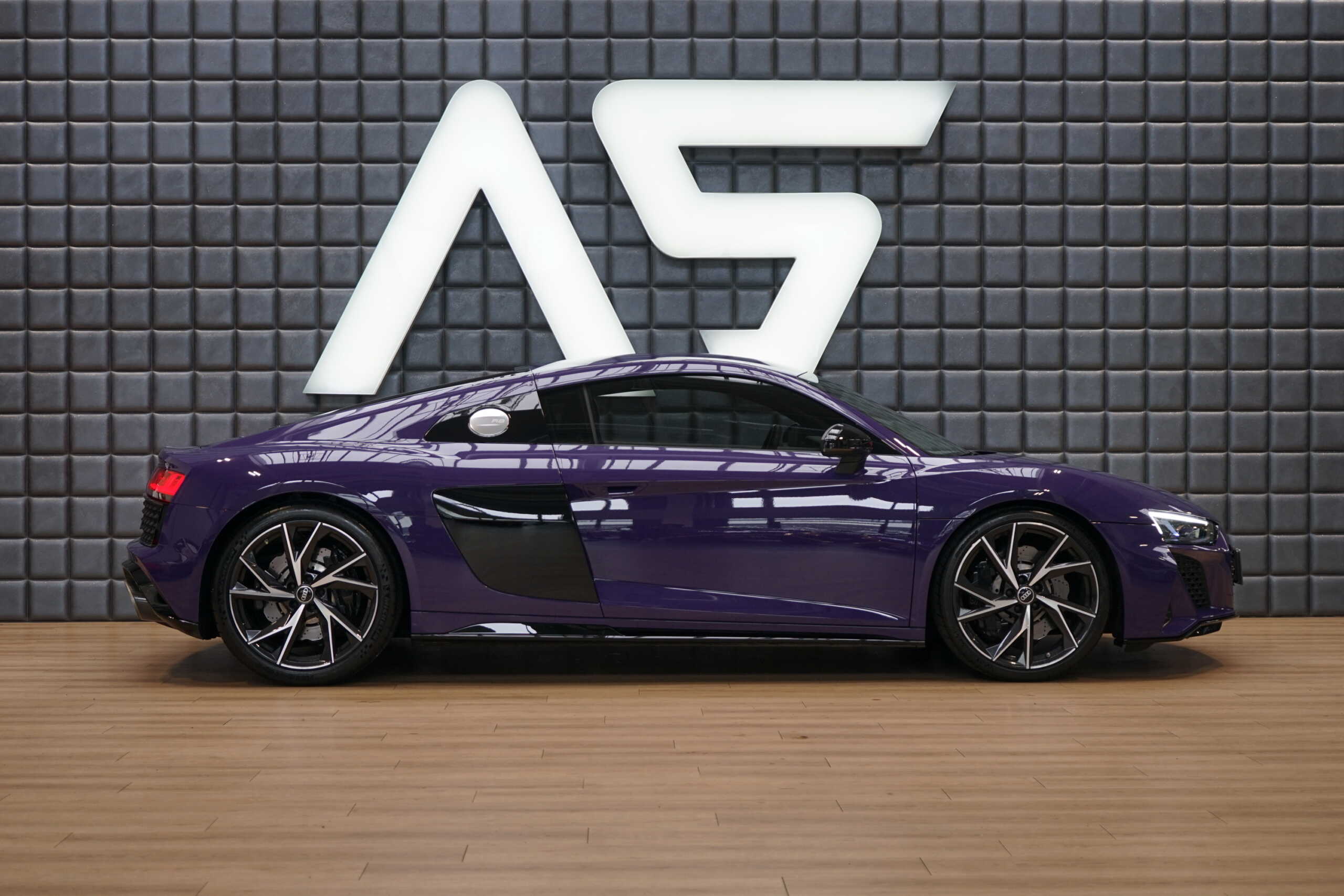Ultraviolet - Audi R8 (4S) - carpaints.co