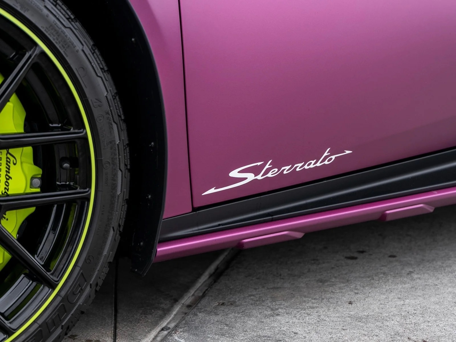 Viola Rubus - Lamborghini Huracán Sterrato - carpaints.co