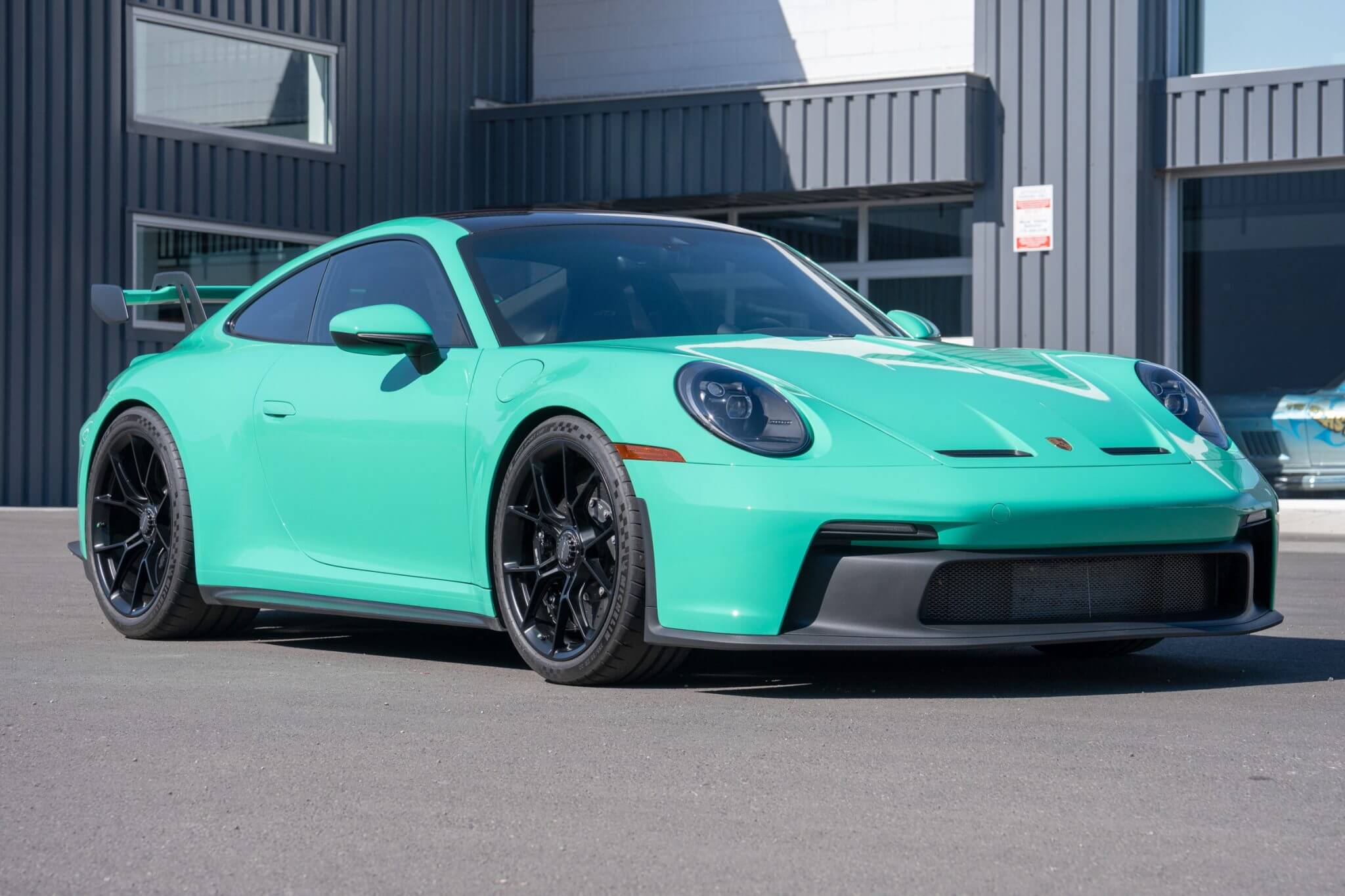 Jade Green - Porsche 911 GT3 (992) - carpaints.co