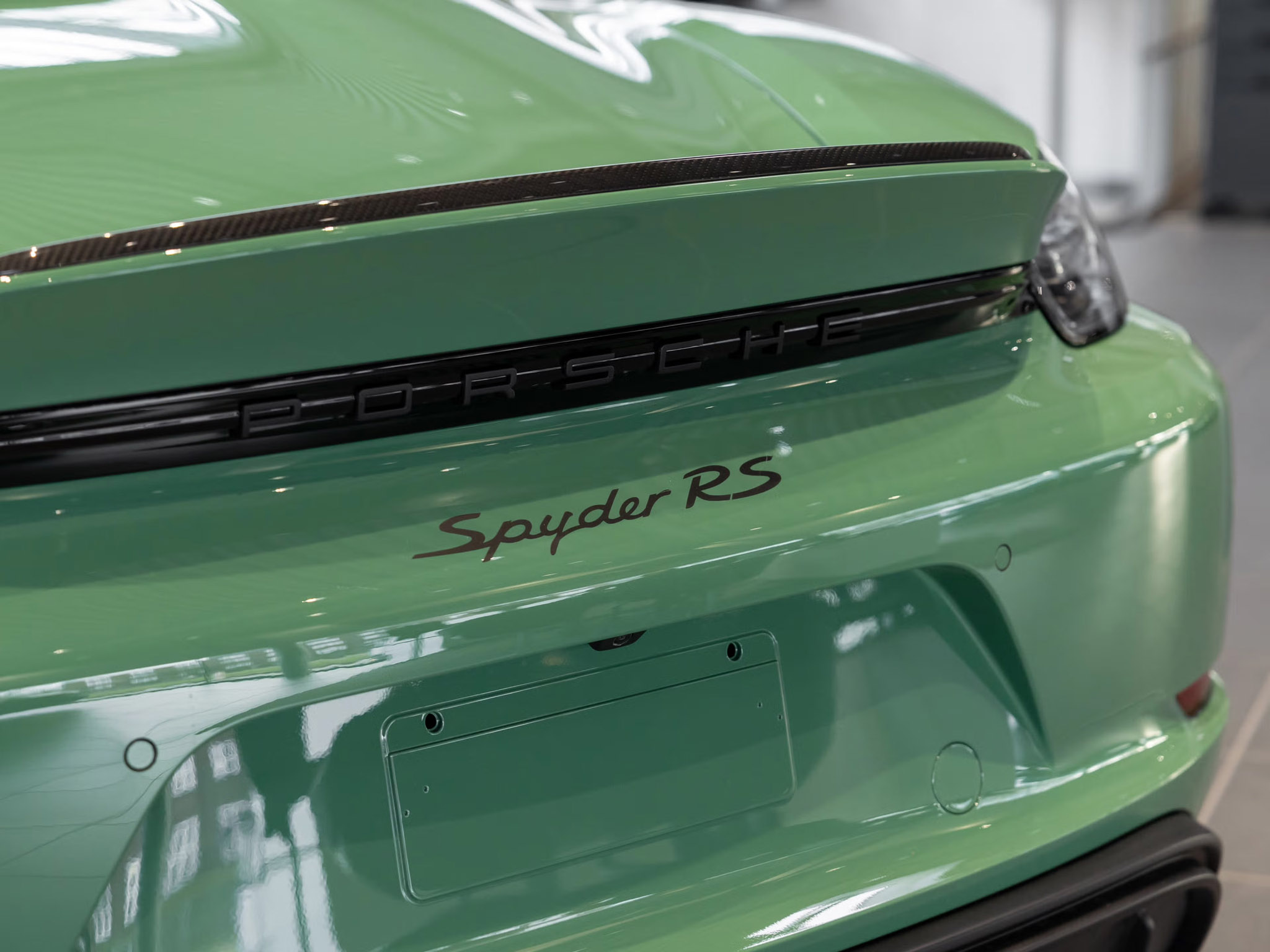 Auratium Green - Porsche Spyder RS (718) - carpaints.co