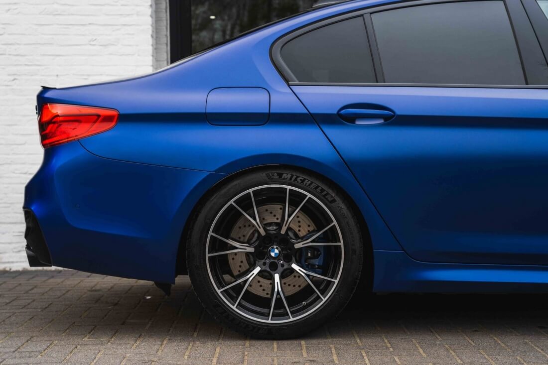 Frozen Marina Bay Blue - BMW M5 (F90) - carpaints.co