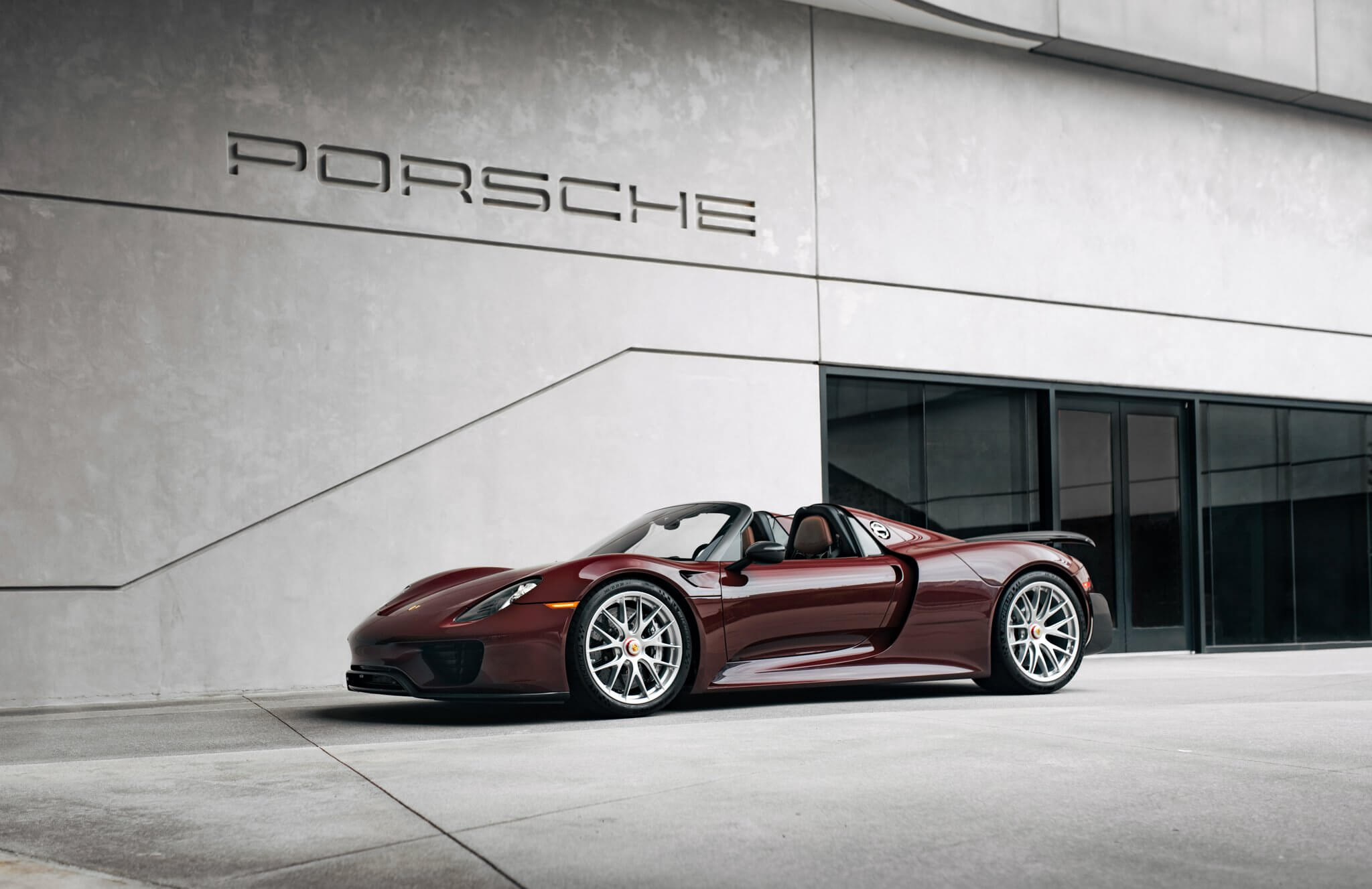 Burgundy Red - Porsche 918 Spyder - carpaints.co