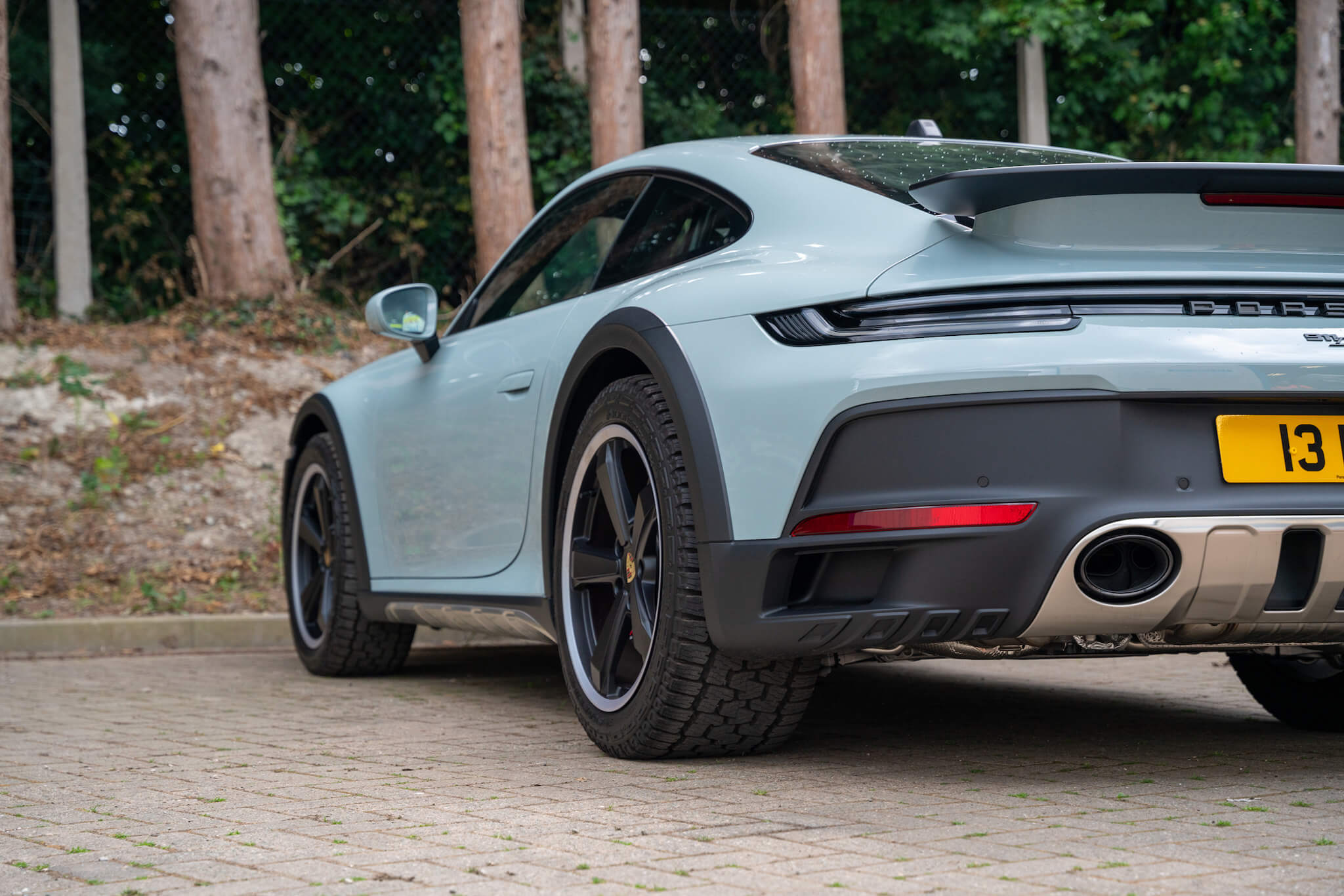 Shade Green Metallic - Porsche 911 Dakar (992) - carpaints.co