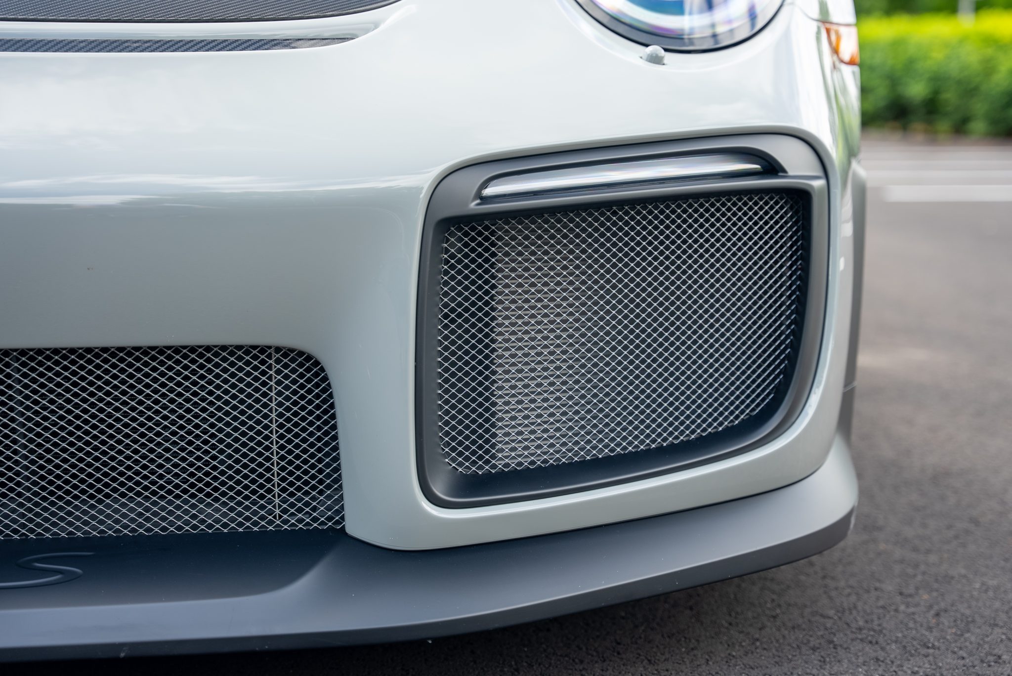 Steel Grey - Porsche 911 GT2 RS (991) - carpaints.co