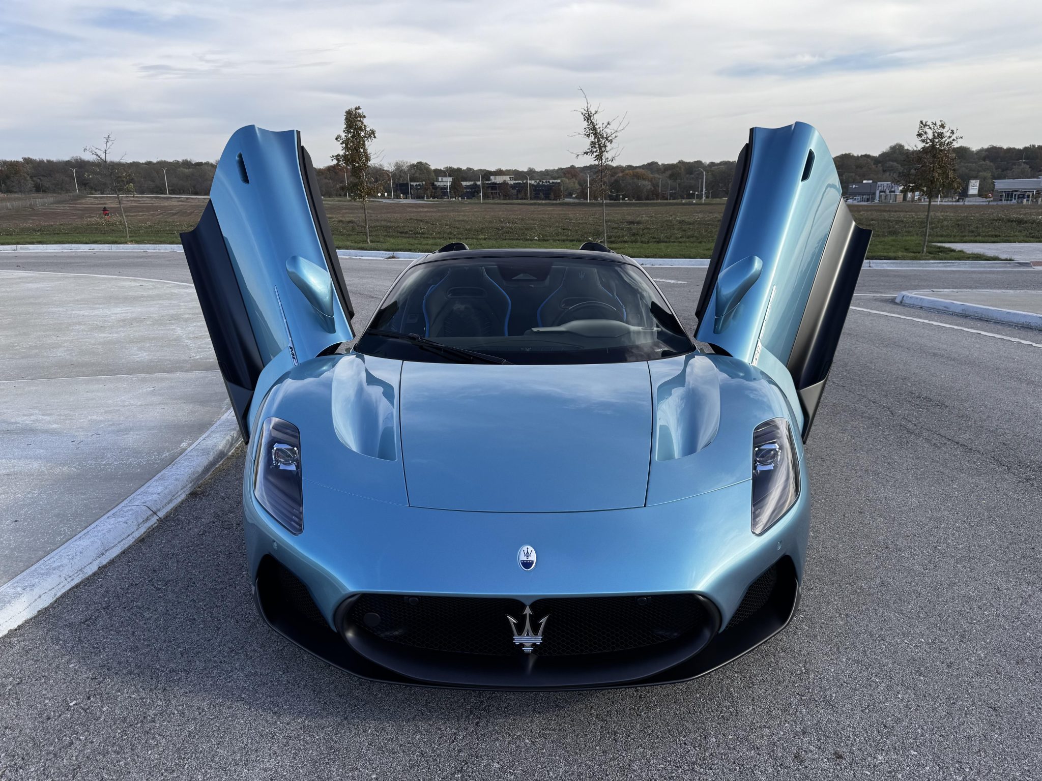 Ai Aqua Rainbow - Maserati MC20 Cielo - carpaints.co