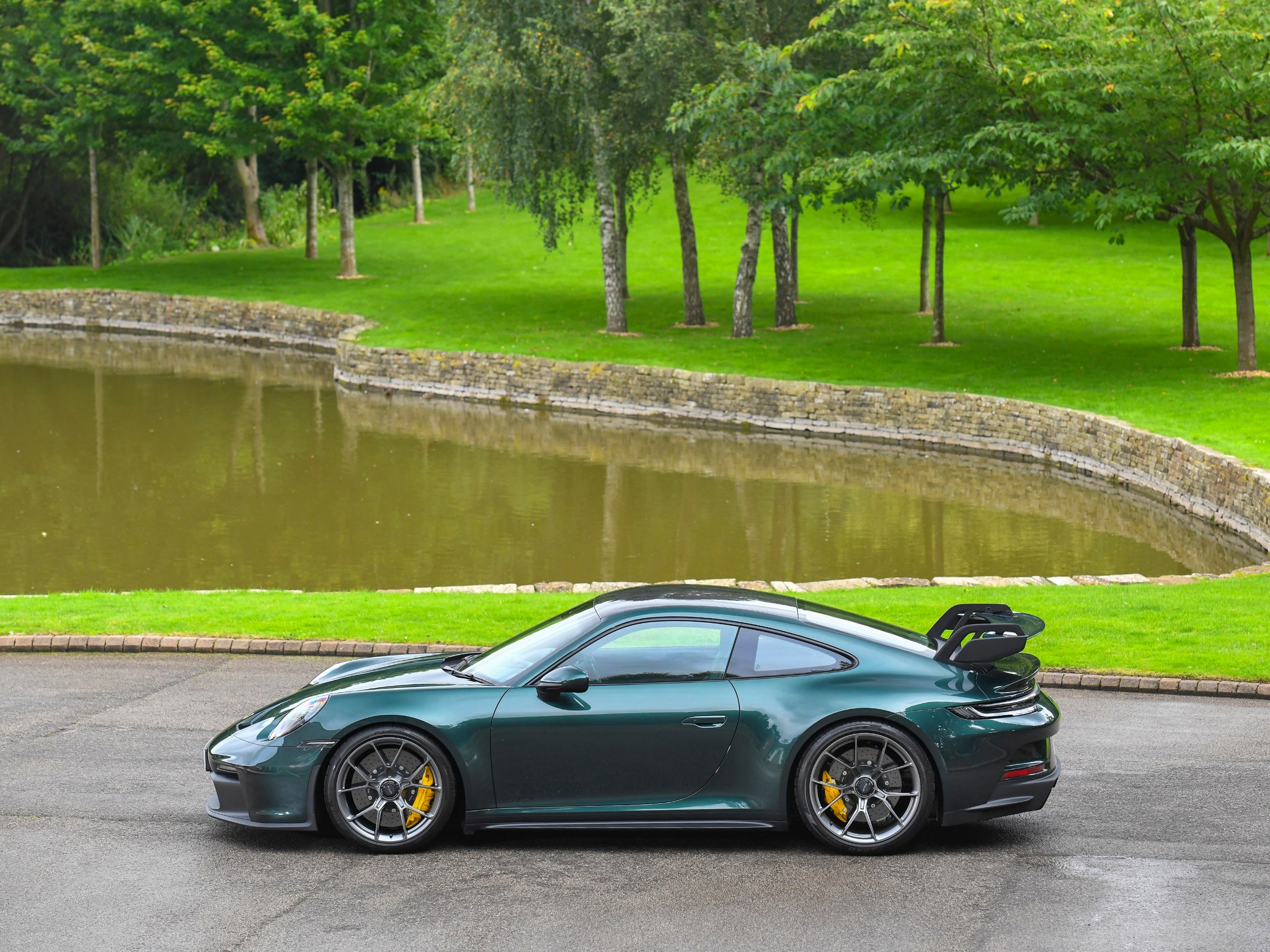 Forest Green - Porsche 911 GT3 (992) - carpaints.co