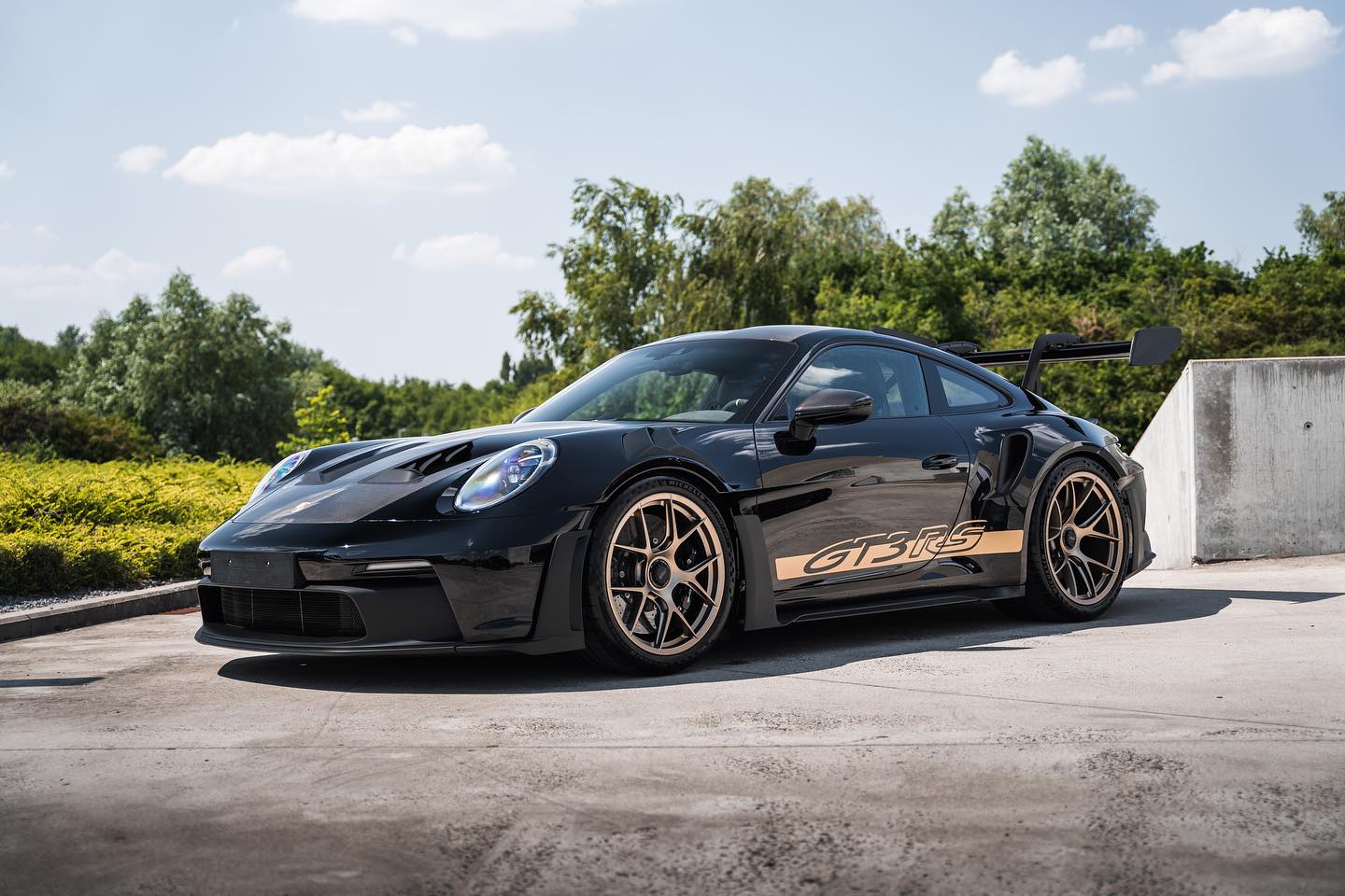 Black - Porsche 911 GT3 RS (992) - carpaints.co
