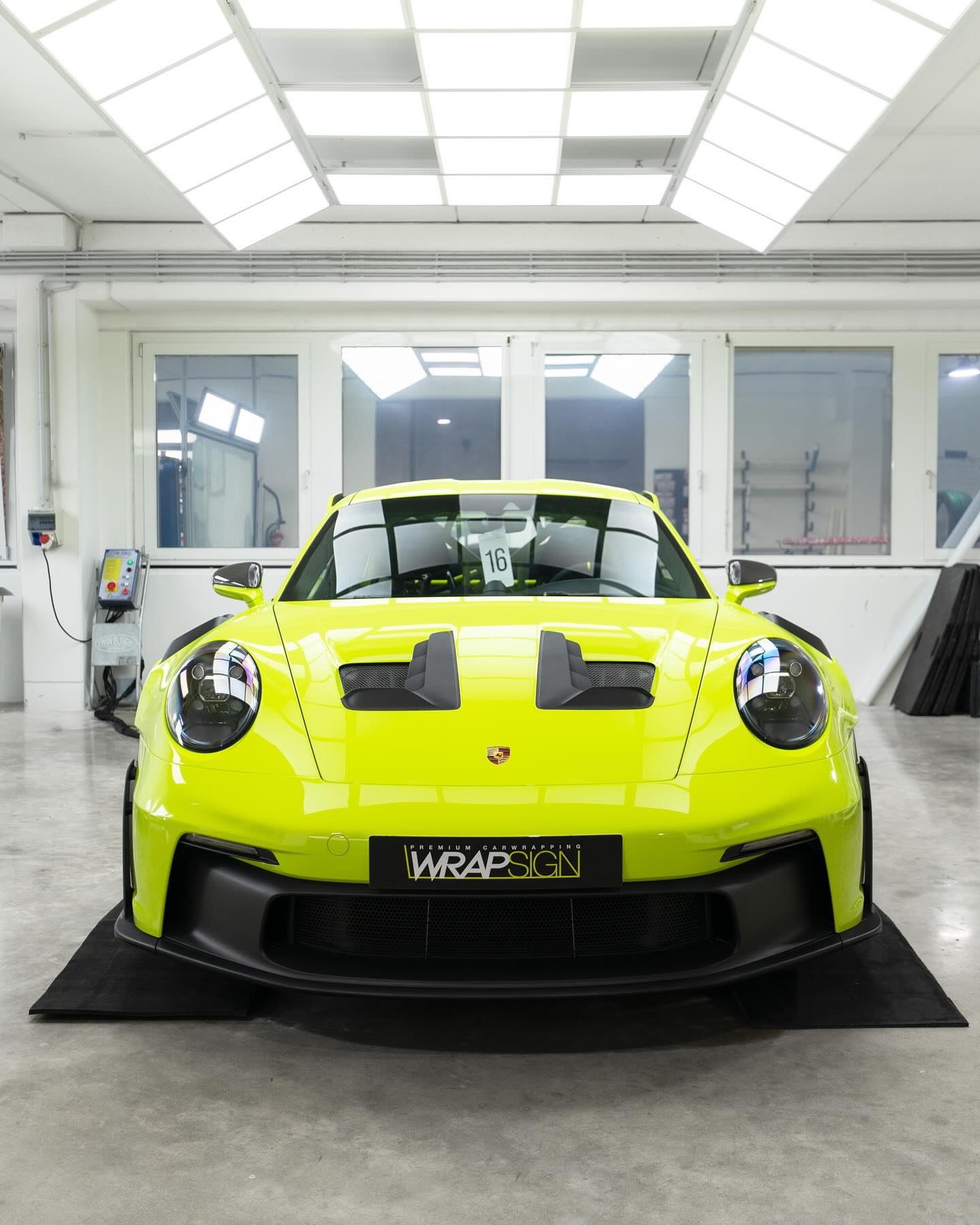 Acid Green - Porsche 911 GT3 RS (992) - carpaints.co