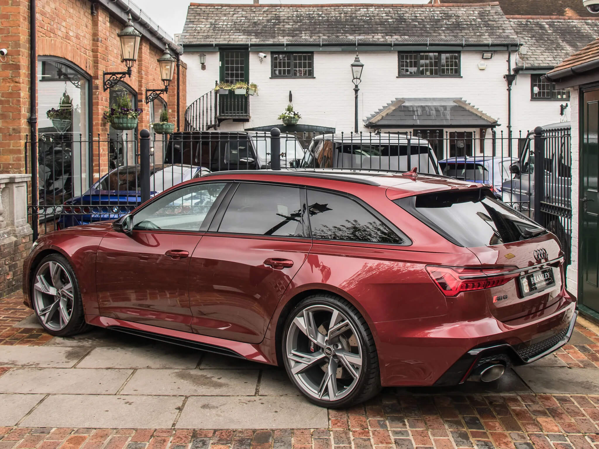 Rubino Red - Audi RS6 Avant (C8) - carpaints.co