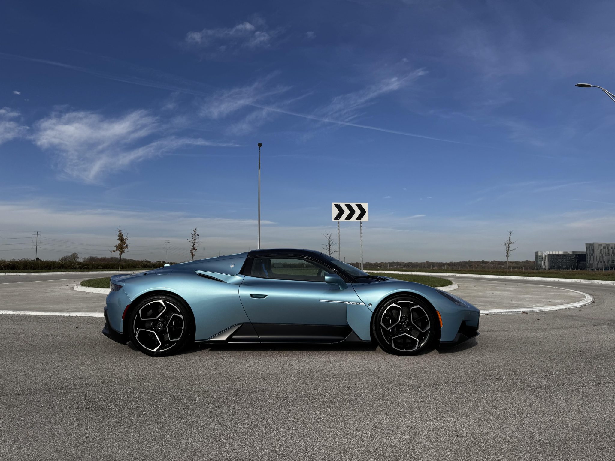 Ai Aqua Rainbow - Maserati MC20 Cielo - carpaints.co