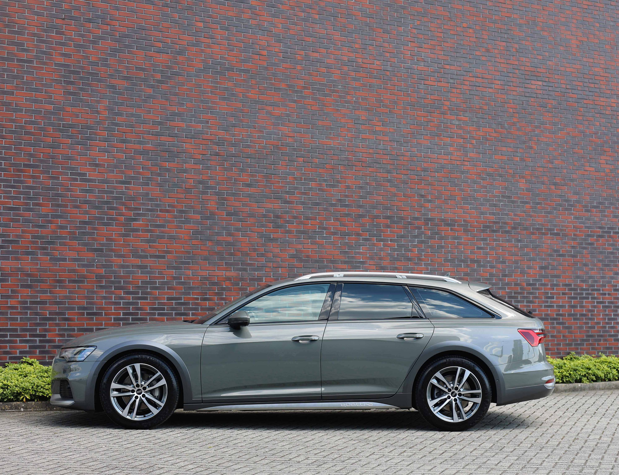 Chronos Grey - Audi A6 Allroad (C8) - carpaints.co