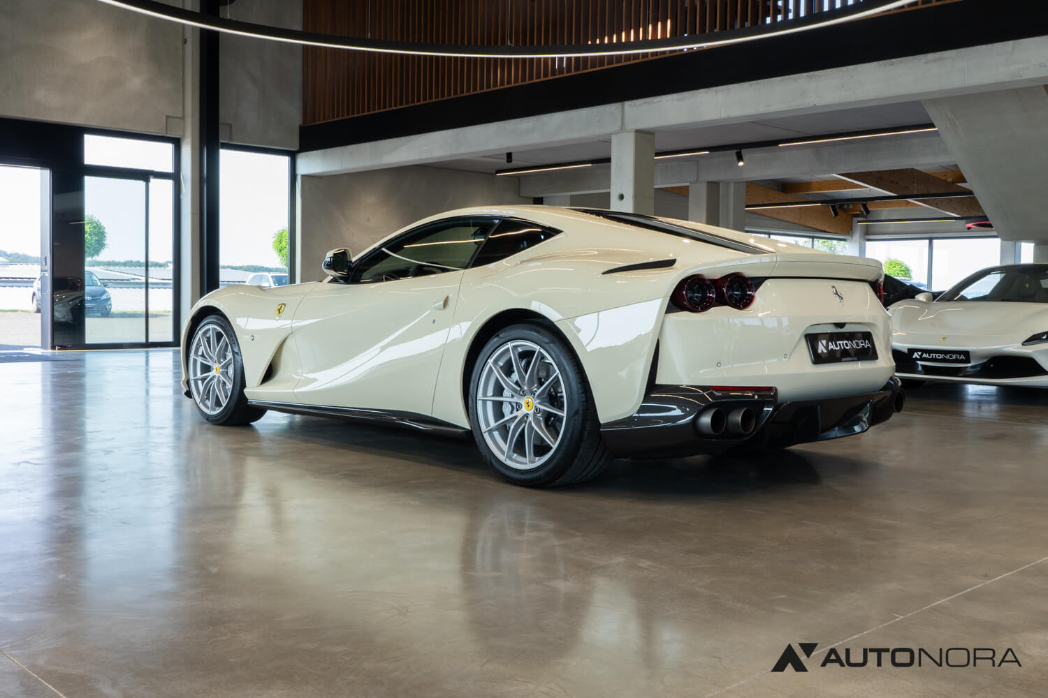 Avorio - Ferrari 812 Superfast - carpaints.co