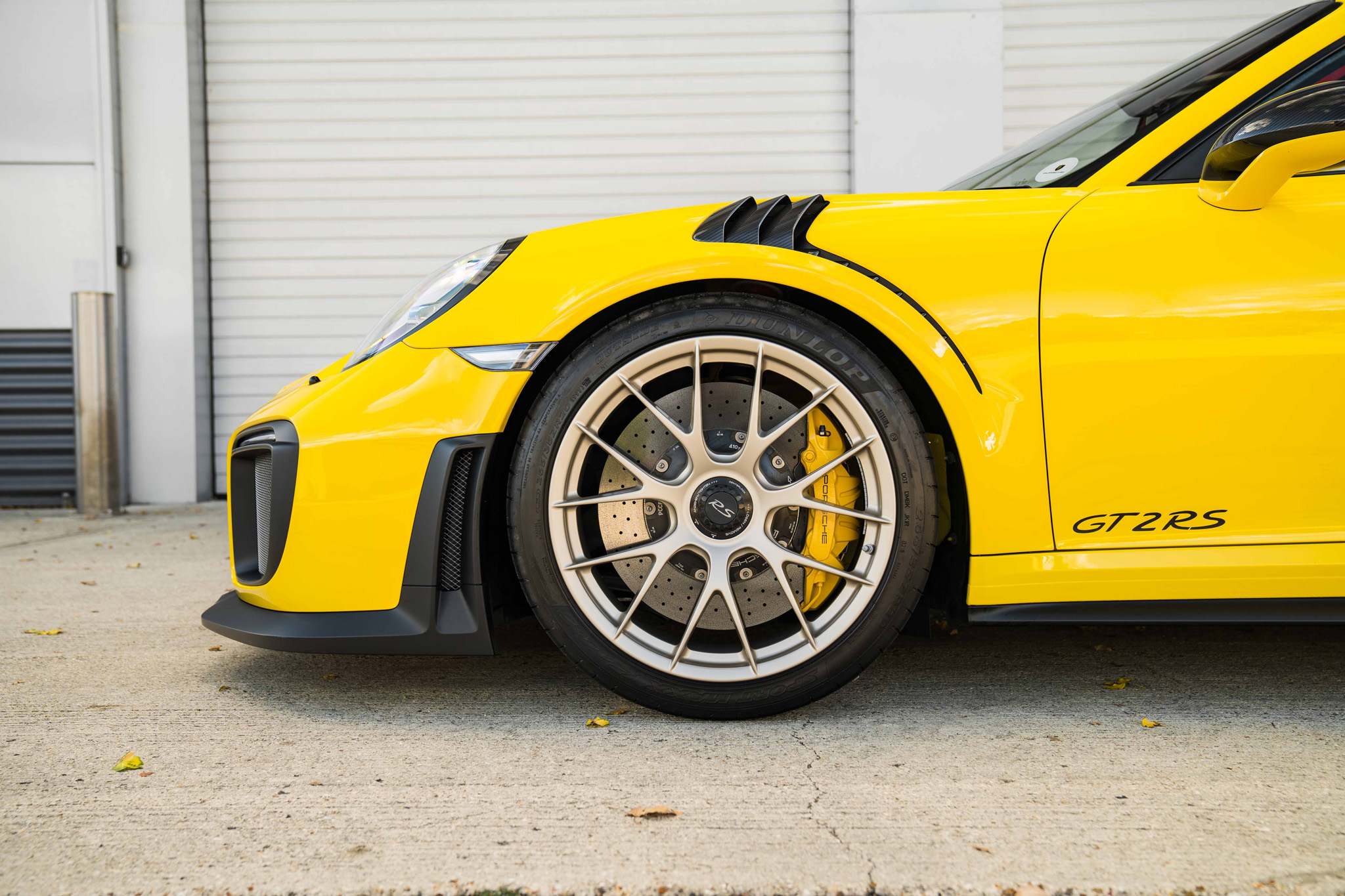 Racing Yellow - Porsche 911 GT2 RS (991) - carpaints.co