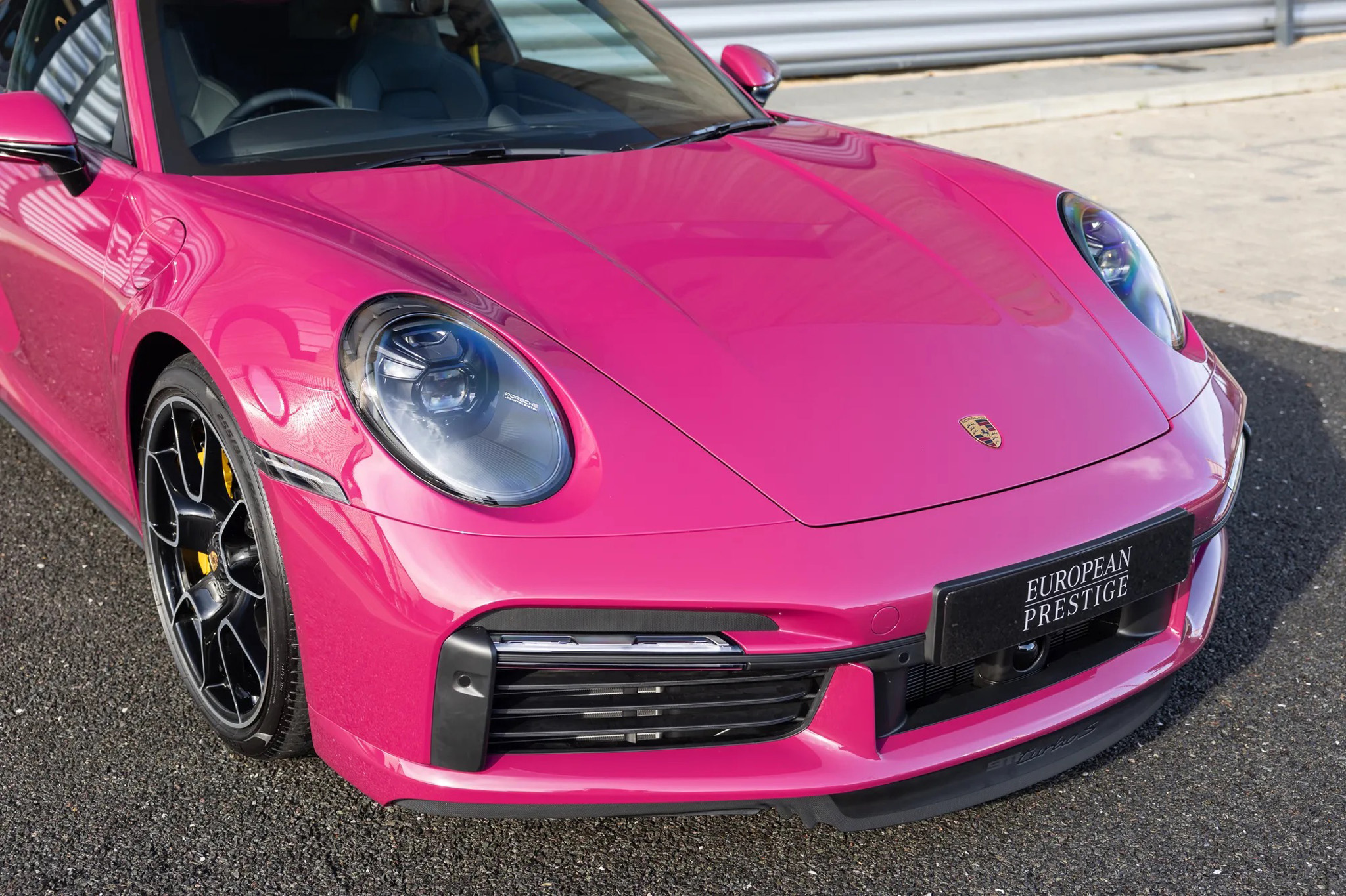 Ruby Star Neo - Porsche 911 Turbo S (992) - carpaints.co