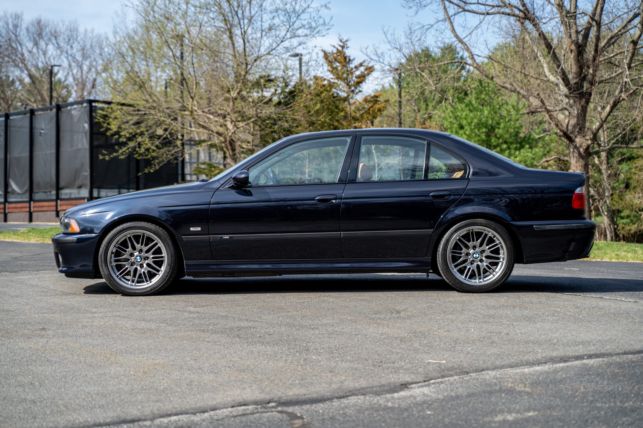 Carbon Black - BMW M5 (E39) - carpaints.co