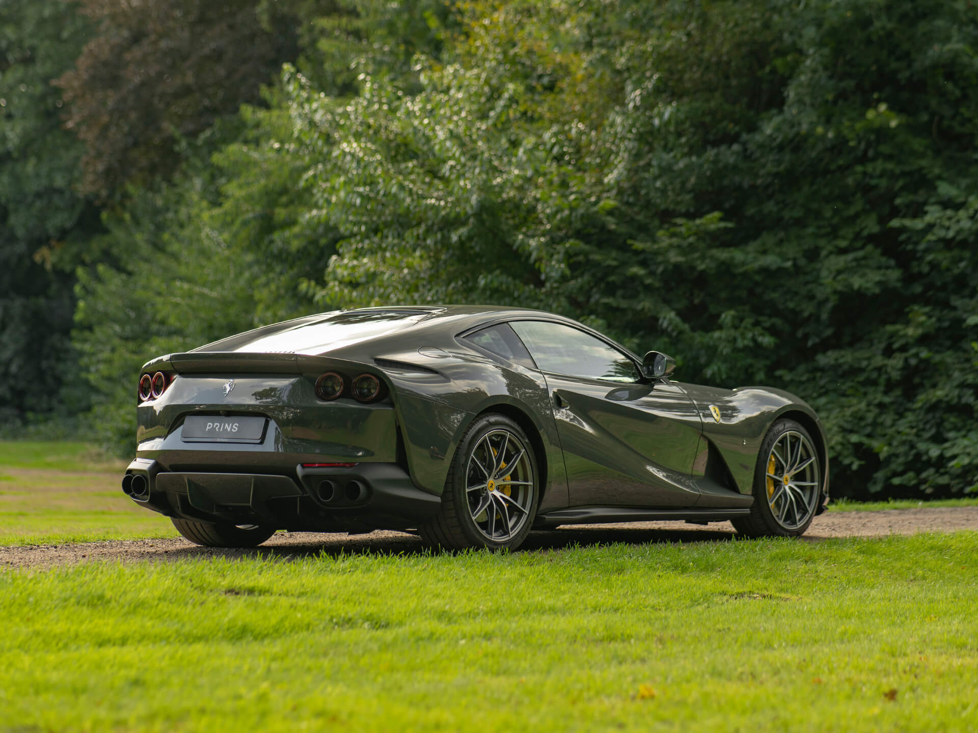 Grigio Scuro - Ferrari 812 Superfast - carpaints.co