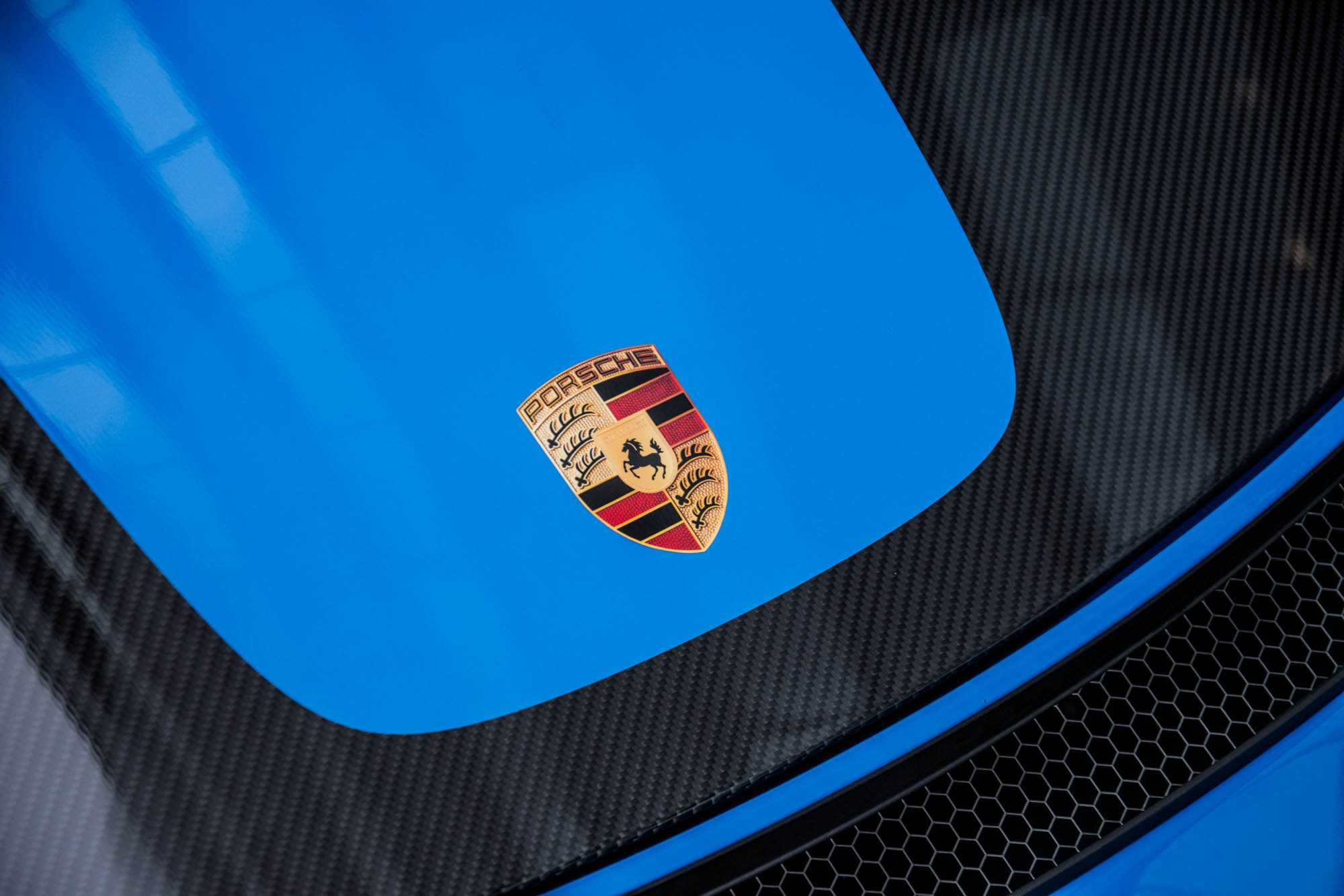 Shark Blue - Porsche Spyder RS (718) - carpaints.co