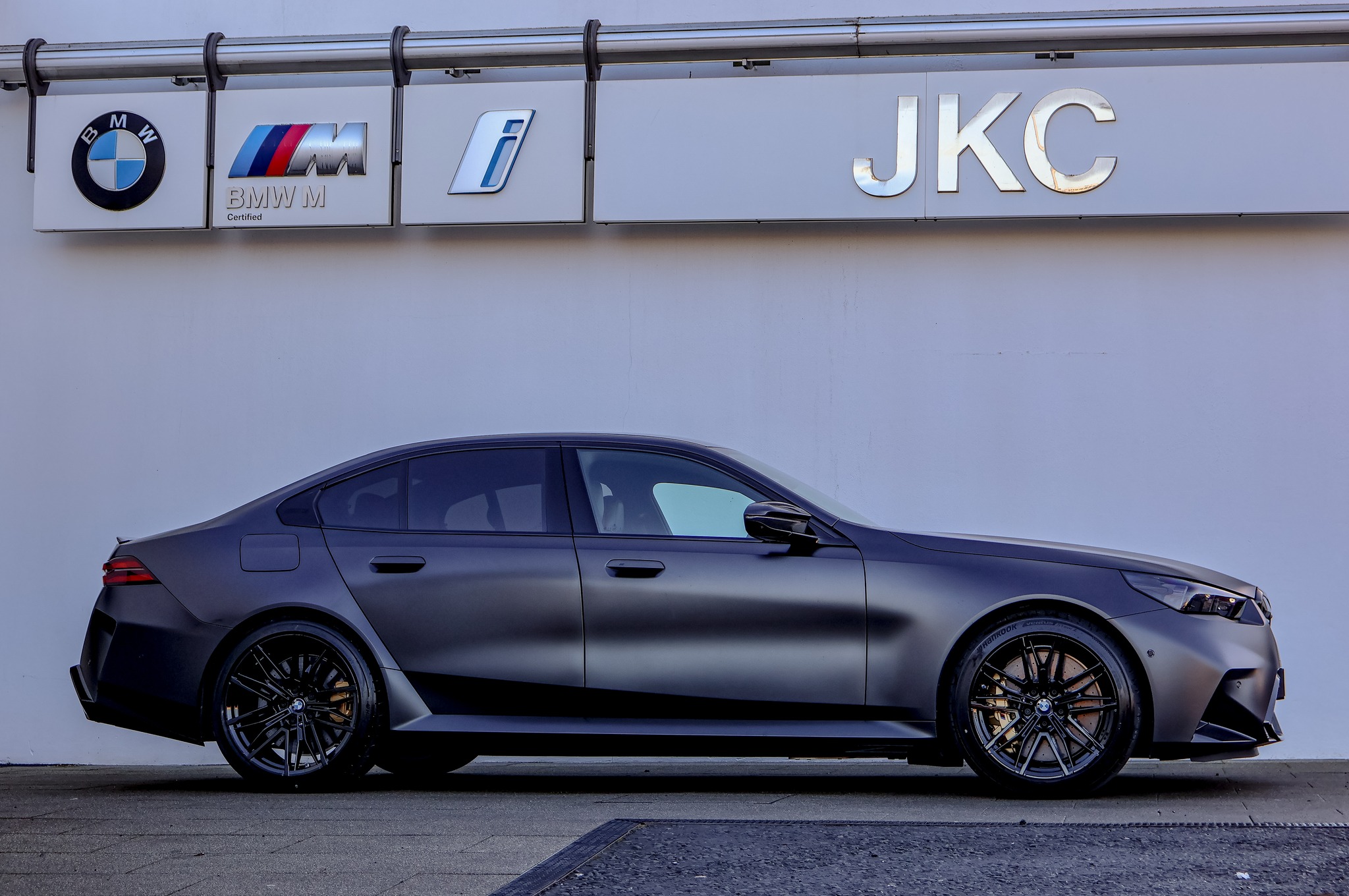 Frozen Deep Grey - BMW M5 (G90) - carpaints.co