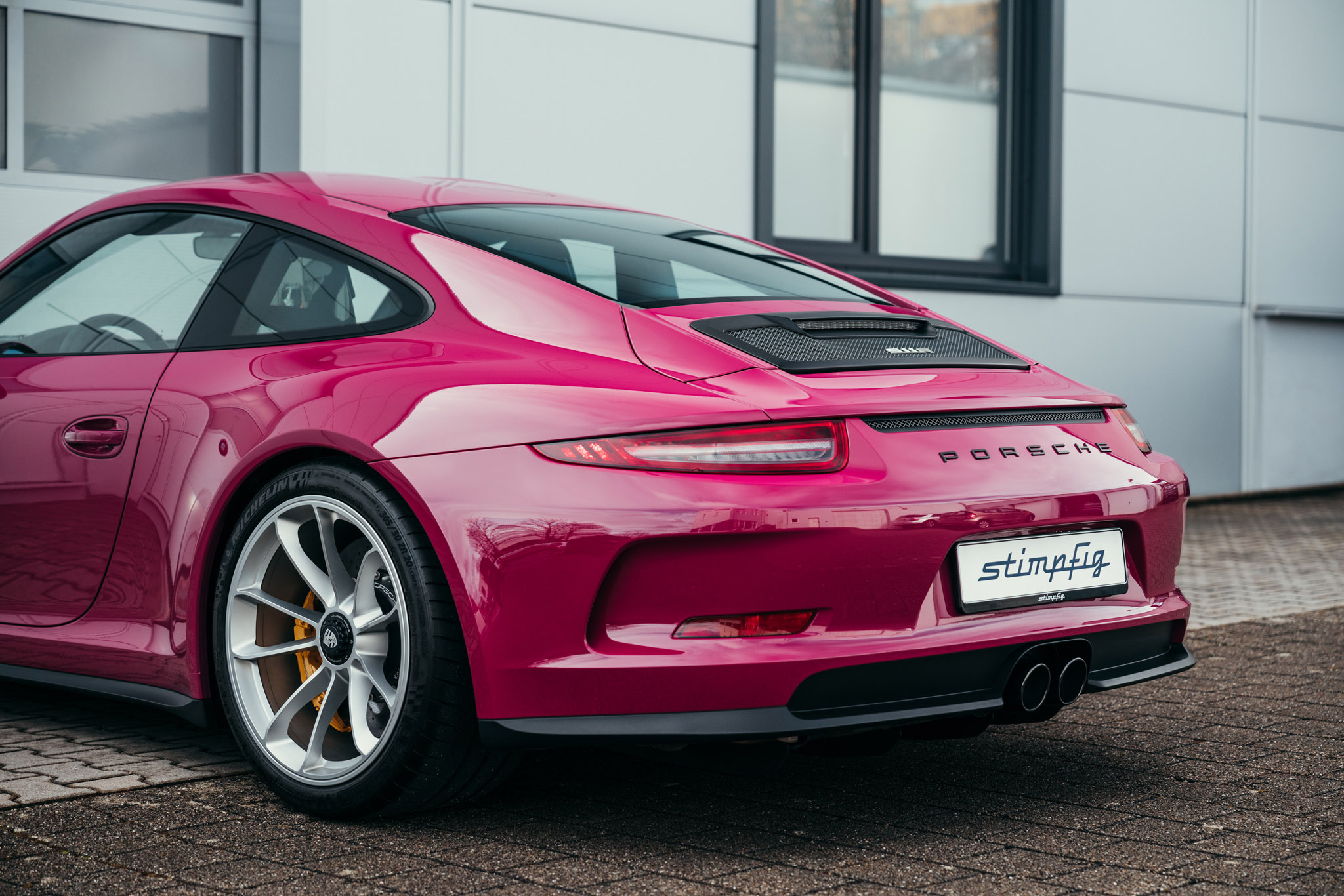 Ruby Star - Porsche 911 R (991) - carpaints.co
