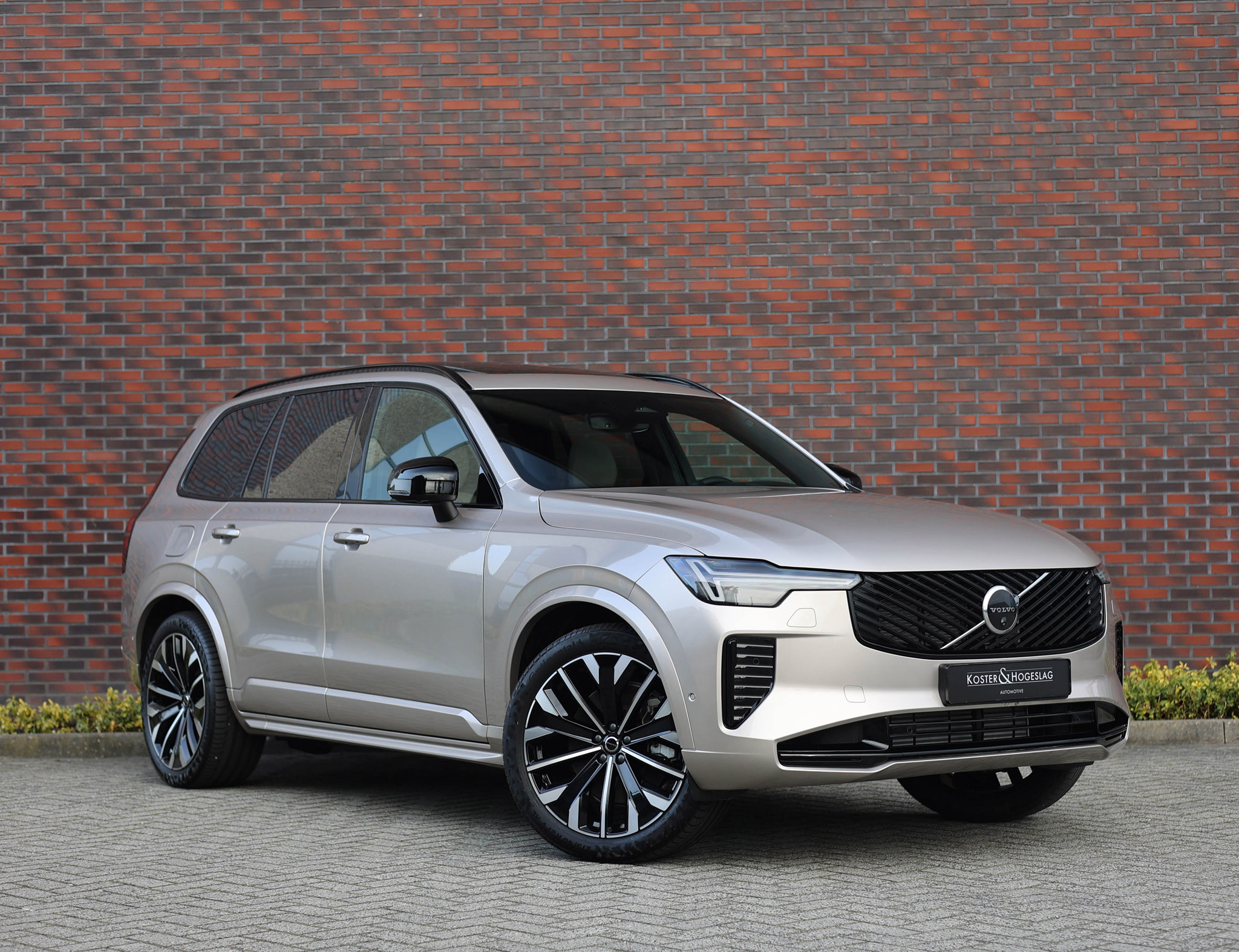 Bright Dusk - Volvo XC90 (II) - carpaints.co